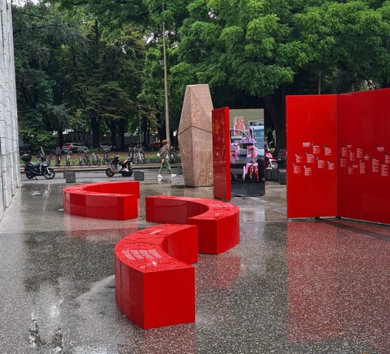 L’opera dedicata ad Alcide Berloffa in Piazza Magnago - La voce di Bolzano